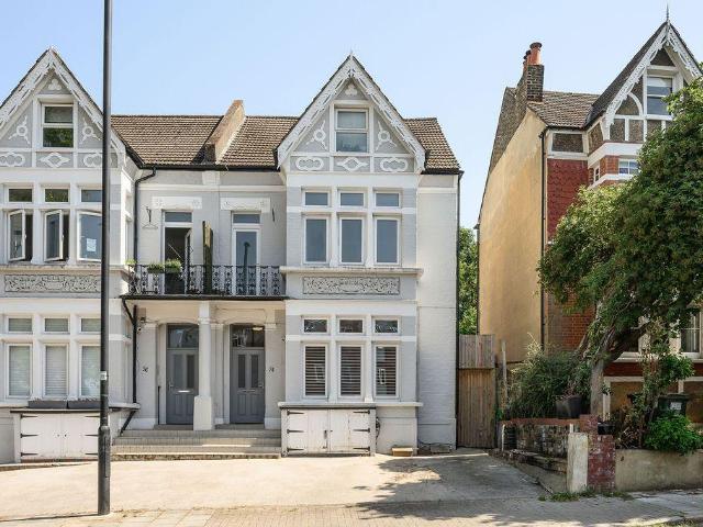 2 bedroom ground flat for sale