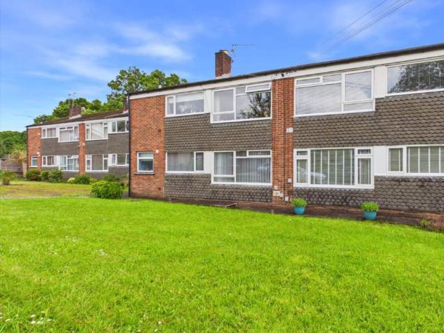2 bedroom ground flat for sale