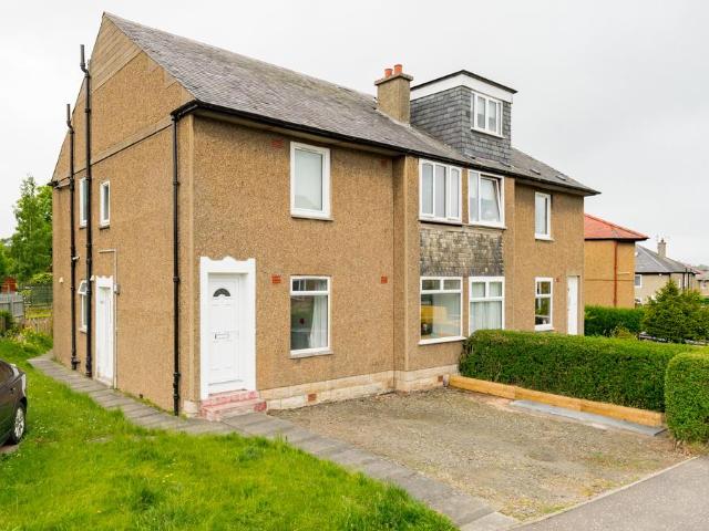 2 bedroom ground flat for sale