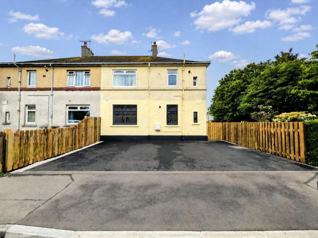 2 bedroom ground flat for sale