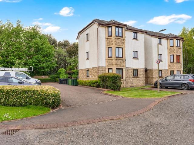 2 bedroom ground flat for sale