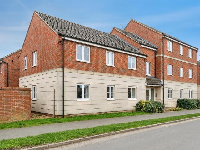 2 bedroom ground flat for sale