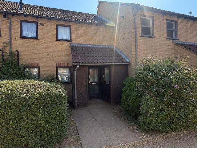 2 bedroom ground flat for sale