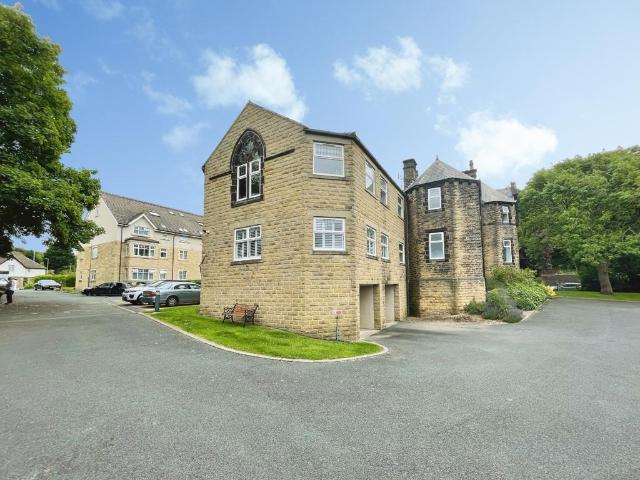 2 bedroom ground flat for sale
