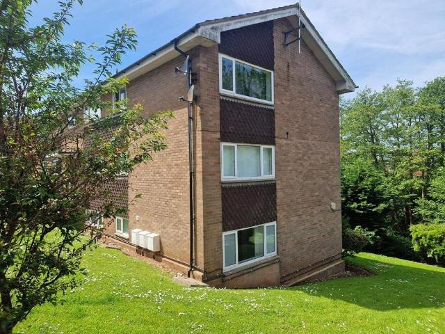 2 bedroom ground flat for sale
