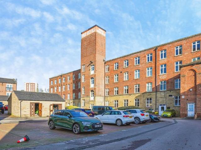 2 bedroom ground flat for sale