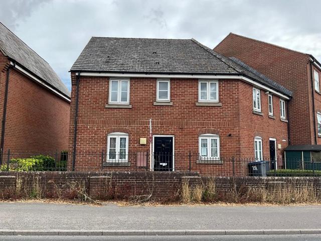 2 bedroom ground flat for sale
