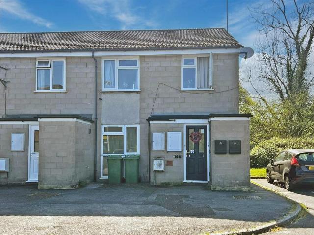 2 bedroom ground flat for sale
