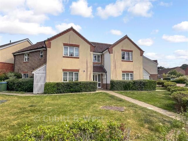 2 bedroom ground flat for sale
