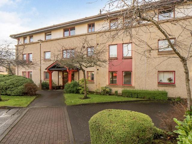 2 bedroom ground flat for sale