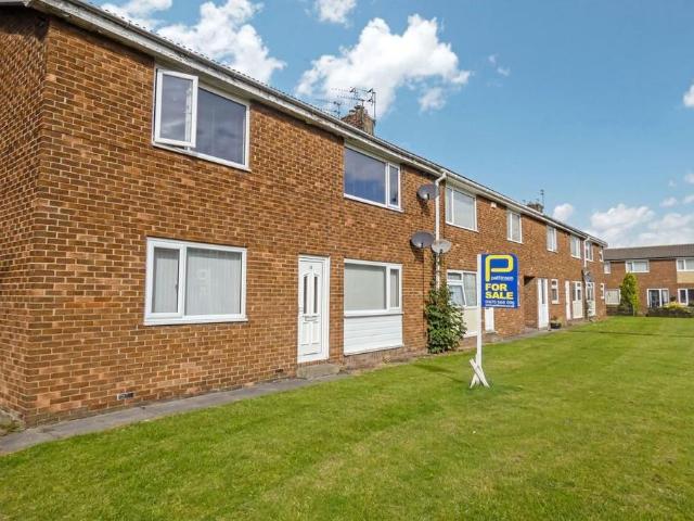 2 bedroom ground flat for sale