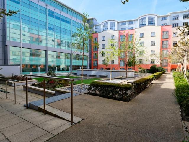 2 bedroom ground flat for sale