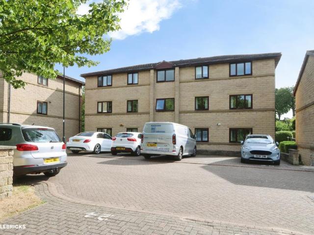 2 bedroom ground flat for sale