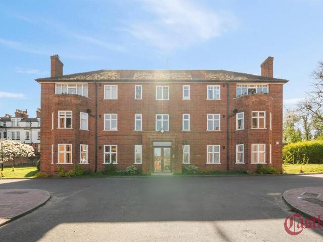 2 bedroom ground flat for sale