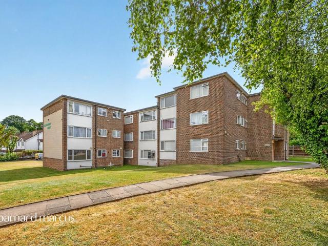 2 bedroom ground flat for sale