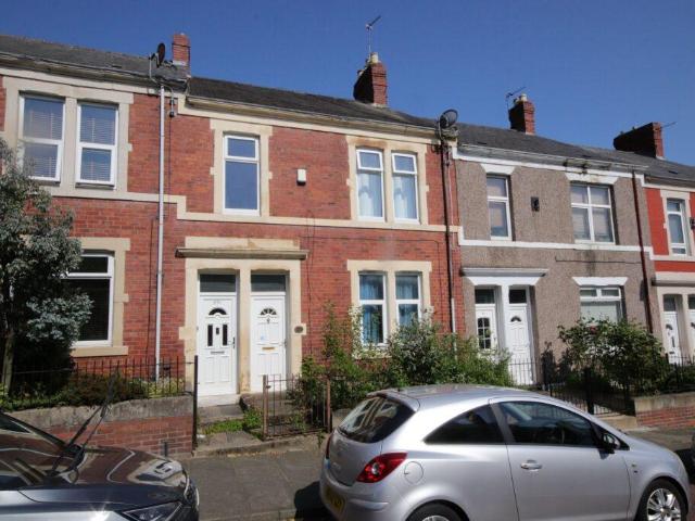 2 bedroom ground flat for sale