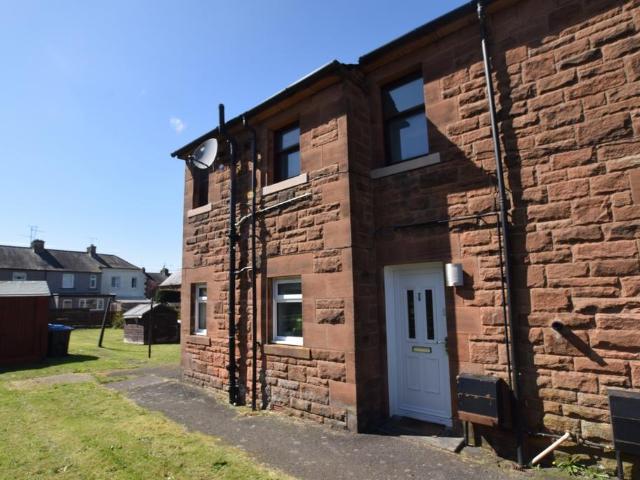 2 bedroom ground flat for sale