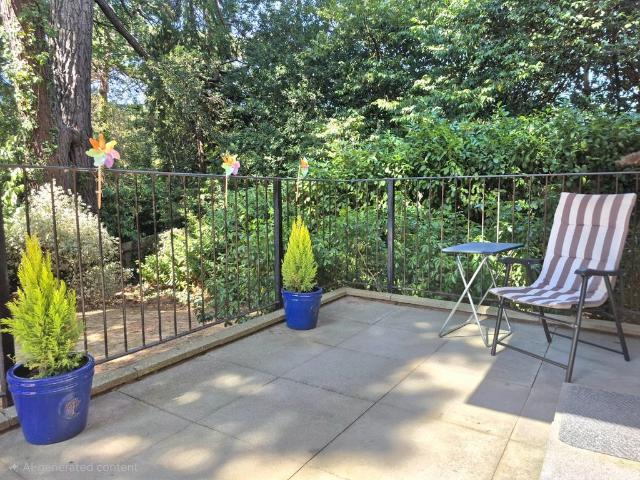 2 bedroom ground flat for sale
