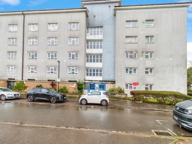 2 bedroom ground flat for sale