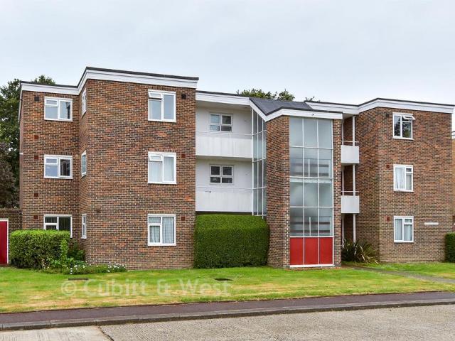 2 bedroom ground flat for sale