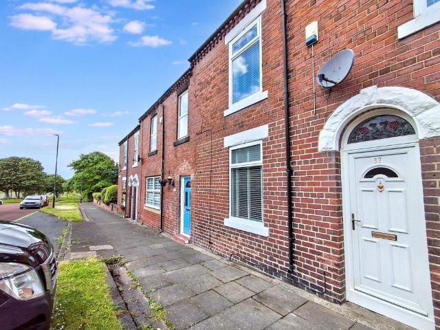 2 bedroom ground flat for sale