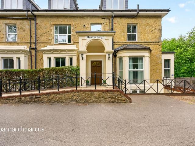 2 bedroom ground flat for sale