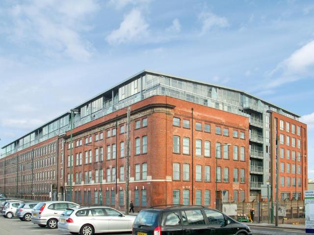 2 bedroom ground flat for sale