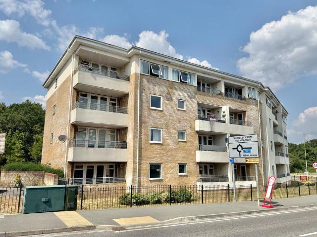 2 bedroom ground flat for sale