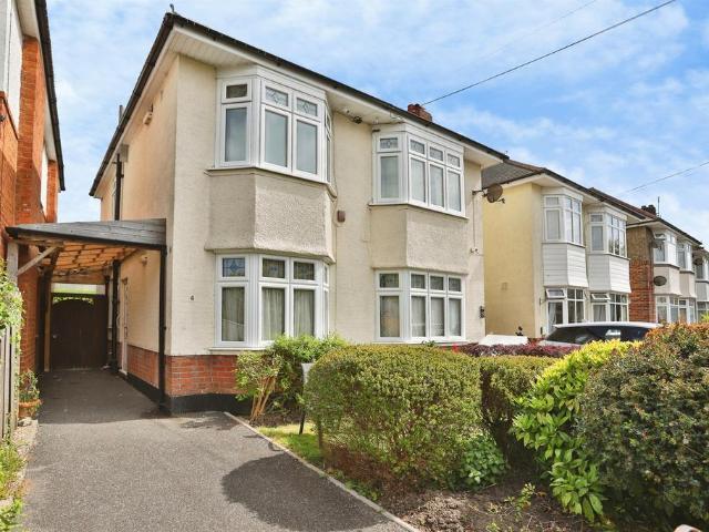 2 bedroom ground flat for sale