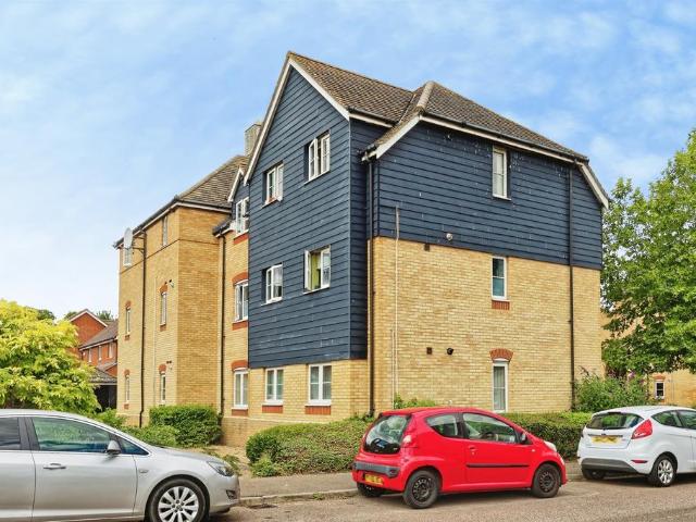 2 bedroom ground flat for sale