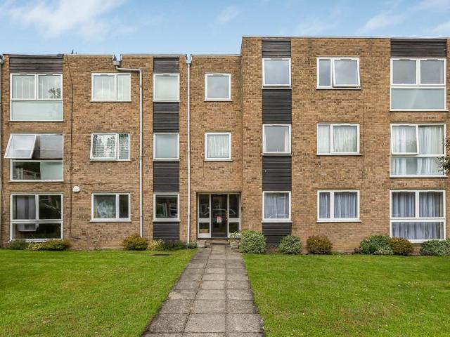 2 bedroom ground flat for sale