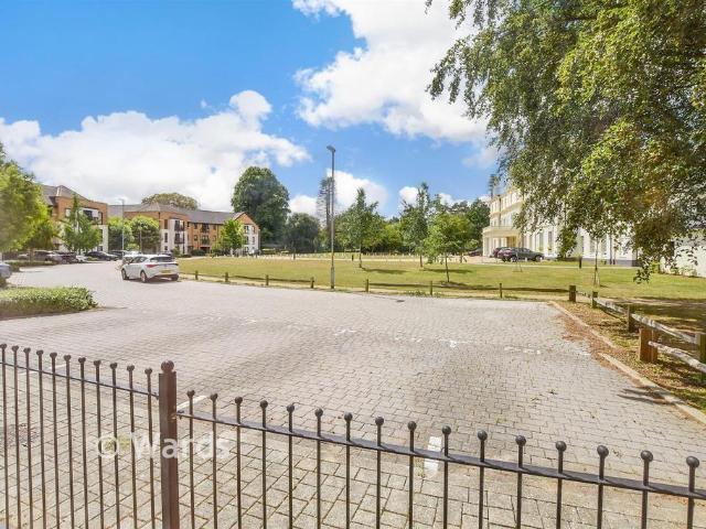 2 bedroom ground flat for sale