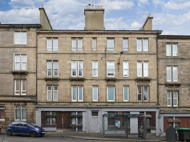 2 bedroom ground flat for sale
