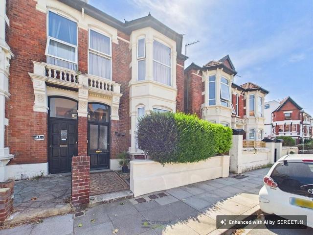 2 bedroom ground flat for sale