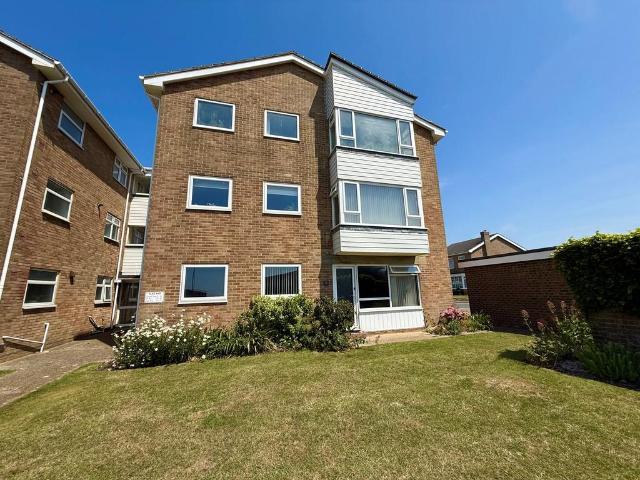 2 bedroom ground flat for sale