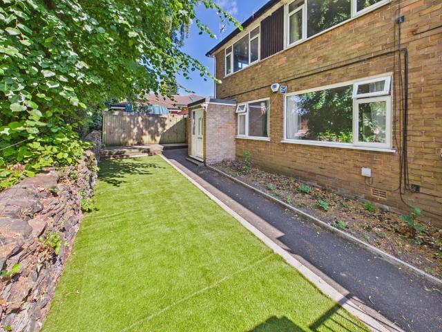 2 bedroom ground flat for sale
