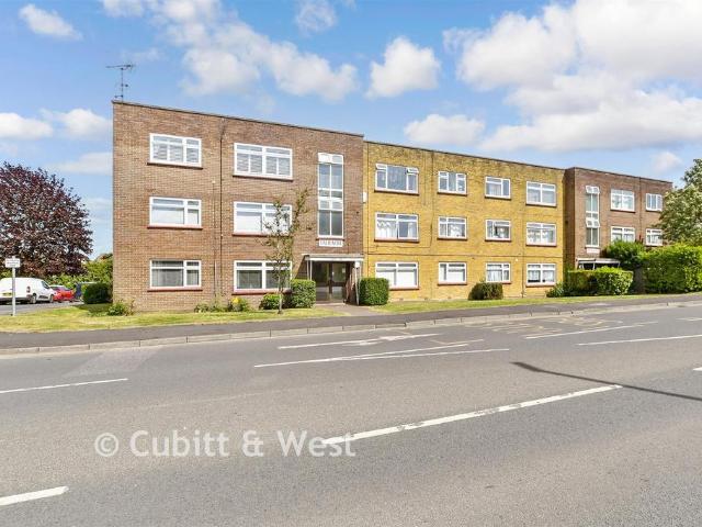 2 bedroom ground flat for sale