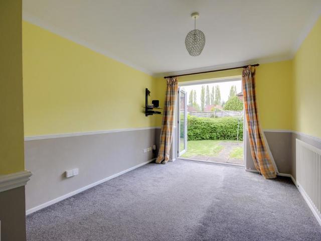 2 bedroom ground flat for sale