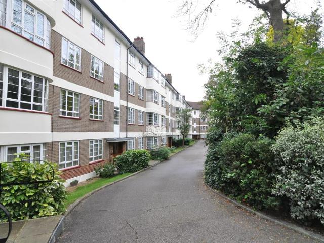 2 bedroom ground flat for sale