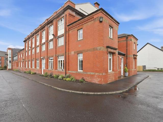 2 bedroom ground flat for sale