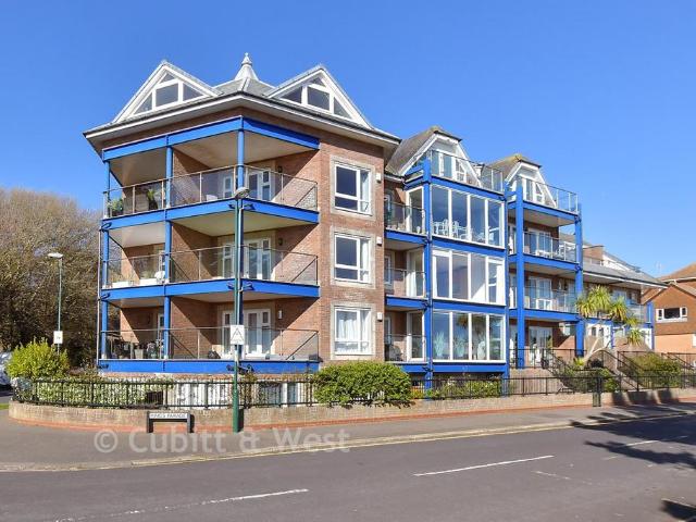 2 bedroom ground flat for sale