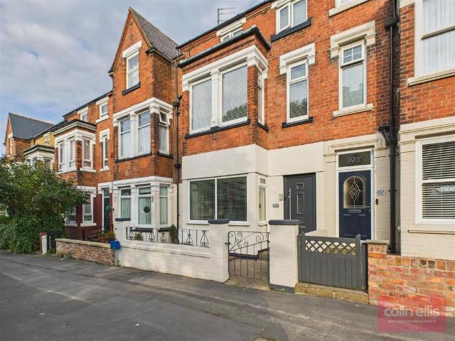 2 bedroom ground flat for sale