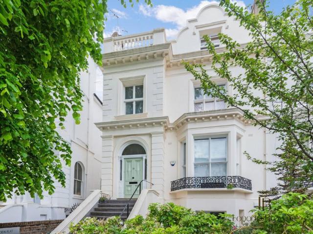 2 bedroom ground flat for sale
