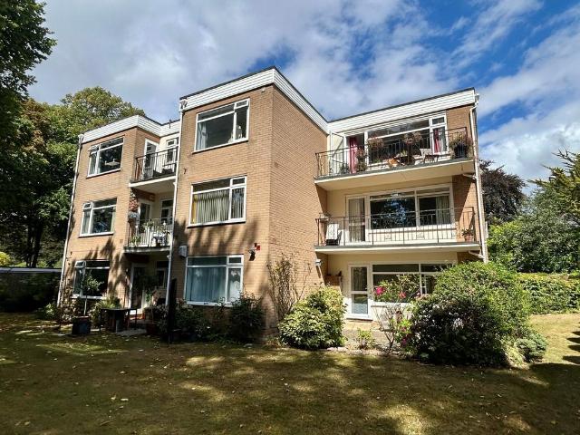 2 bedroom ground flat for sale