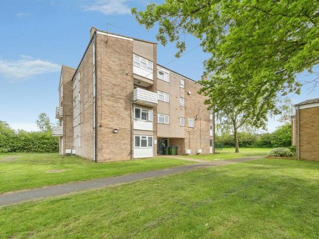 2 bedroom ground flat for sale