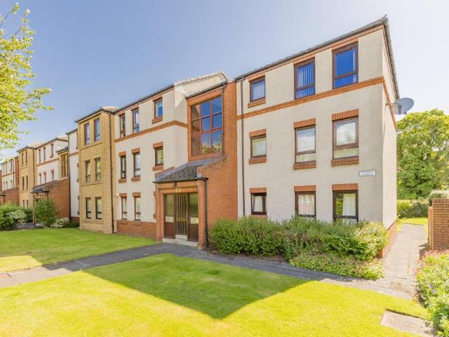 2 bedroom ground flat for sale