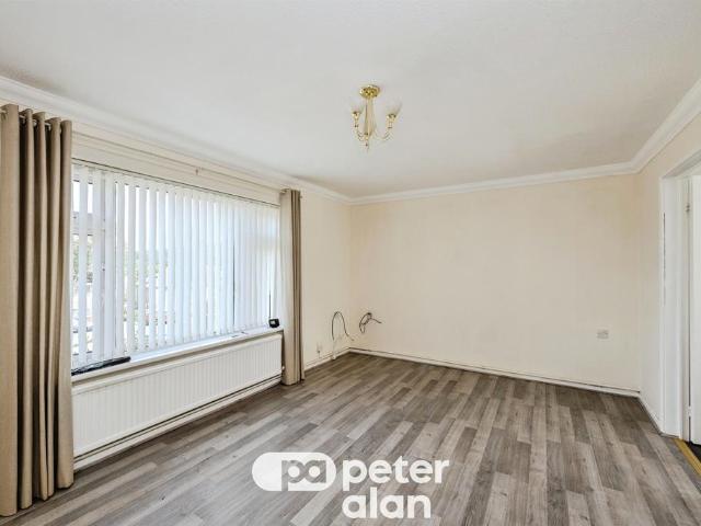 2 bedroom ground flat for sale