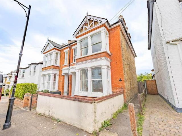 2 bedroom ground flat for sale