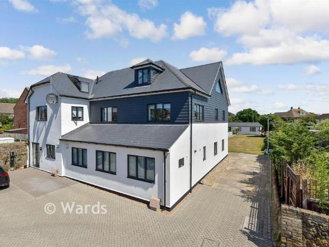 2 bedroom ground flat for sale