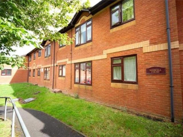 2 bedroom ground flat for sale